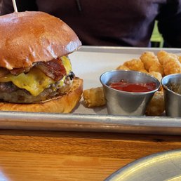 CHURCHKEY - Updated October 2025 - 415 Photos & 517 Reviews - 910 12th ...