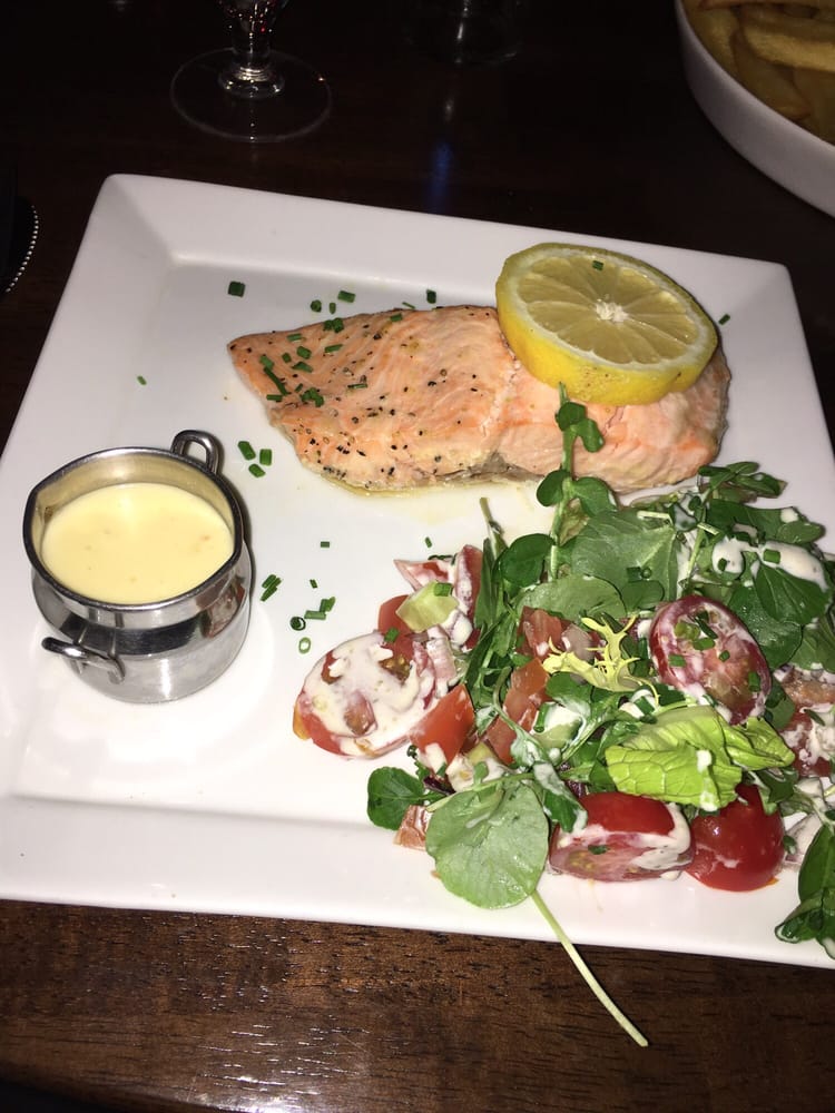 FARNHAM ARMS HOTEL - Updated November 2024 - Main Street, Cavan ...