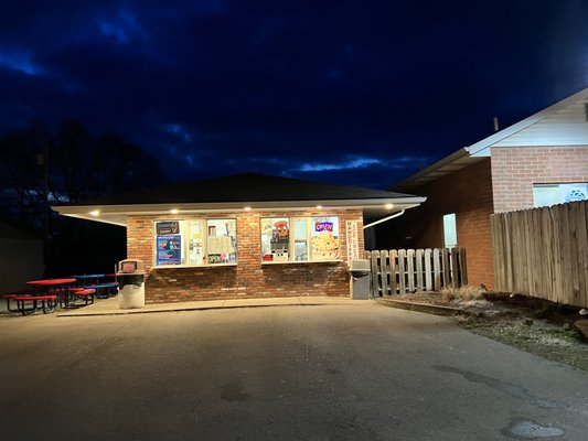 ARROW QUEEN - Updated September 2025 - 11 Photos & 12 Reviews - 429 N ...