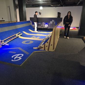 BIRDEEZ - Updated July 2025 - 227 Photos & 71 Reviews - 151 N Sierra St ...