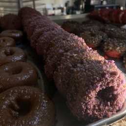 COLONIAL DONUTS - 484 Photos & 613 Reviews - 3318 Lakeshore Ave ...