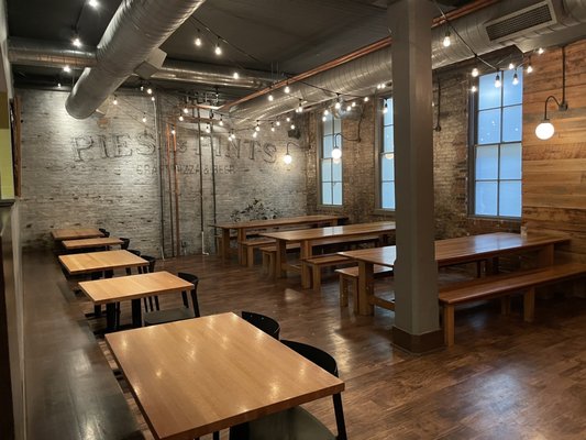 PIES & PINTS - LEXINGTON - Updated October 2025 - 451 Photos & 611 ...