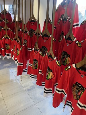BLACKHAWKS STORE - Updated August 2025 - 47 Photos & 53 Reviews - 333 N ...