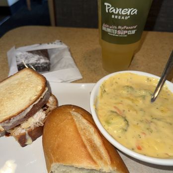 PANERA BREAD - Updated December 2025 - 186 Photos & 286 Reviews - 2845 ...