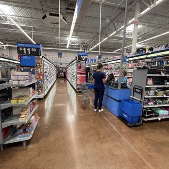 WALMART - Updated May 2025 - 1535 Photos & 387 Reviews - 1131 Kuala St ...