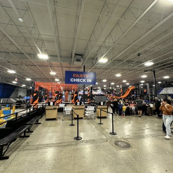 SKY ZONE TRAMPOLINE PARK - Updated December 2025 - 77 Photos & 28 Reviews - 2990 NE Hogan Dr ...