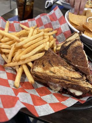 OLD LINE RESTAURANT & PUB - Updated February 2025 - 63 Photos & 64 ...