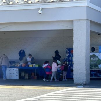 WALMART - Updated November 2025 - 35 Photos & 31 Reviews - 840 Post Rd ...