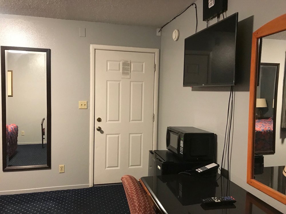 VINCE’S MOTEL - Updated October 2025 - 840 Harbor Blvd, West Sacramento ...