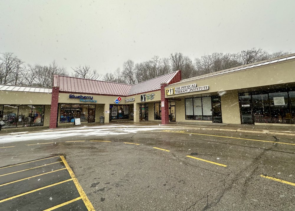 WESTVIEW SHOPPING PLAZA - Updated December 2025 - 1024 W View Park Dr ...