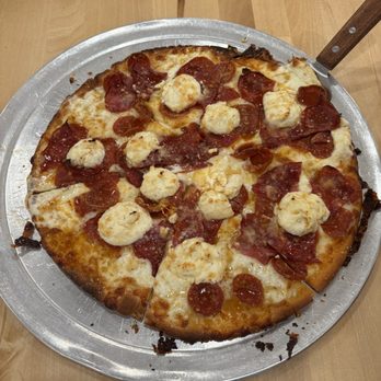 TROPHY PIZZA - EVENDALE - Updated October 2025 - 130 Reviews & 135 ...