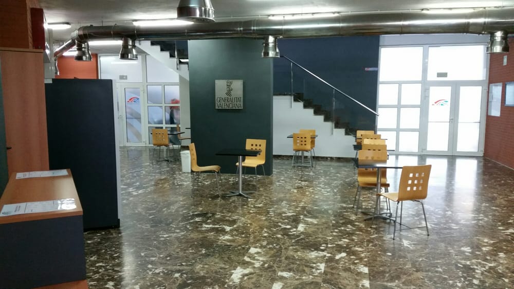 PISCINA MUNICIPAL DE REQUENA - Calle Jaime J Castañé, 6, Requena ...