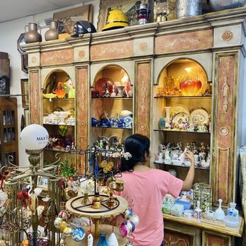 YE OLDE ANTIQUE & CURIOSITY SHOP - Updated December 2025 - 18 Photos ...