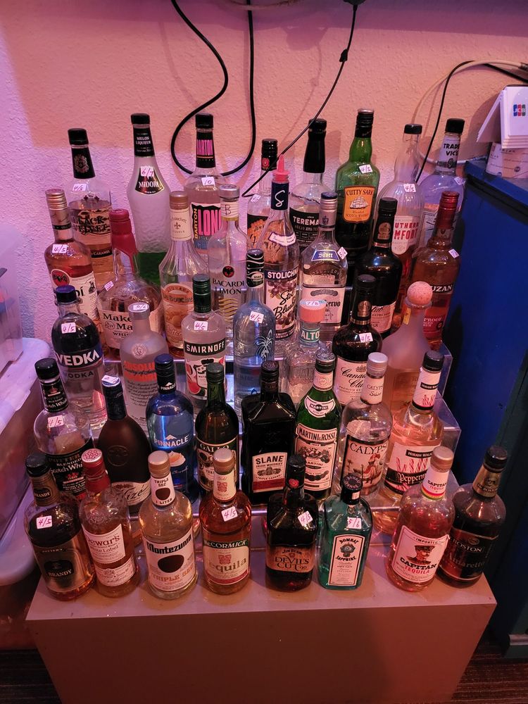 CLUB BONITA - Updated January 2026 - 17 Photos - 98-199 Kamehameha Hwy ...