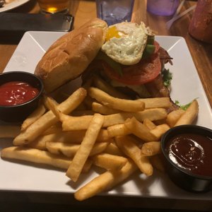 THE PINT HOUSE BAR AND GRILL - 149 Photos & 210 Reviews - 265 S Main St ...