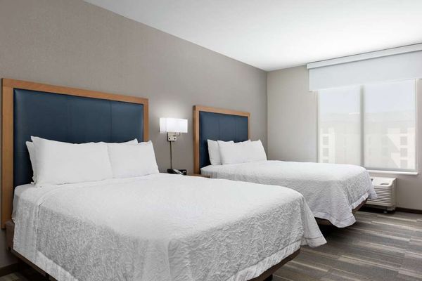 HAMPTON INN & SUITES SAN DIEGO AIRPORT LIBERTY STATION - Updated ...