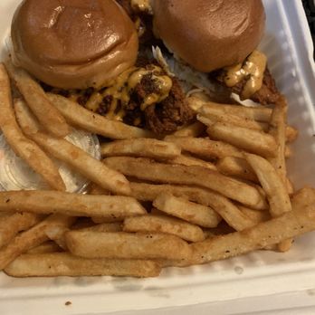 ROOSTER’S NASHVILLE HOT CHICKEN - Updated January 2025 - 136 Photos ...