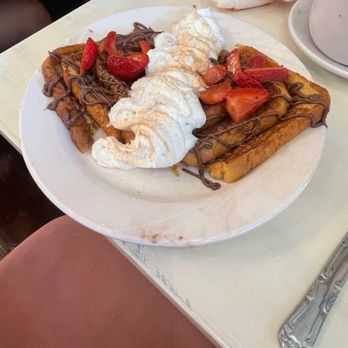 DULCE MAMI CAFÉ RIVERSIDE - Updated June 2024 - 58 Photos & 21 Reviews ...