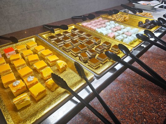 BRIGHT MOON BUFFET - Updated September 2025 - 18 Photos & 56 Reviews ...