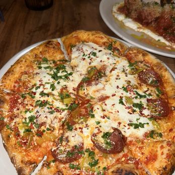 GIULIA - Updated March 2025 - 347 Photos & 205 Reviews - 215 S 4th St ...