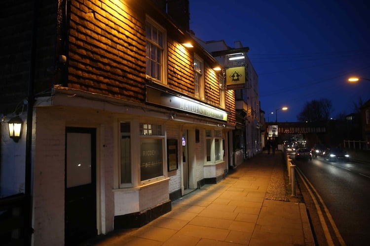 THE MAIDENS HEAD - Updated August 2025 - 28 Wincheap, Canterbury, Kent ...