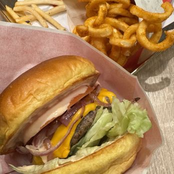 MACHO BURGER - Updated June 2024 - 215 Photos & 117 Reviews - 927 E ...