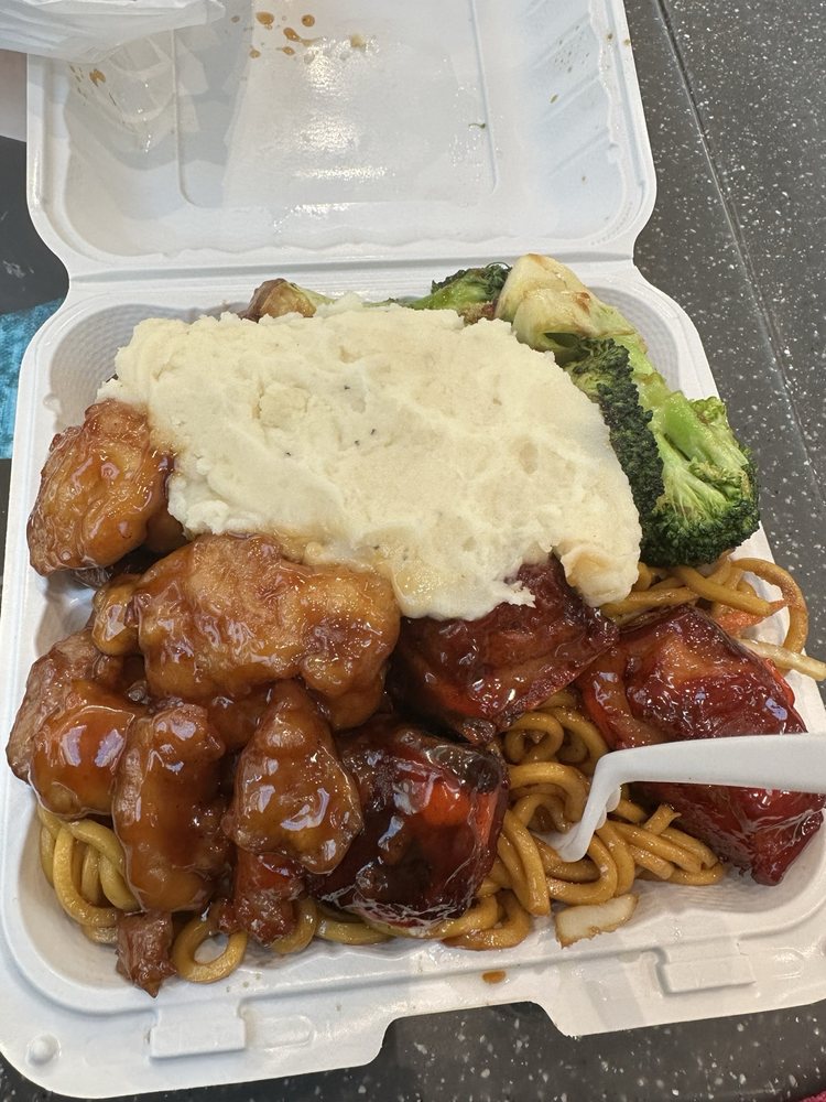 FAMOUS ROTISSERIE AND GRILL - Updated August 2025 - 11160 Veirs Mill Rd ...