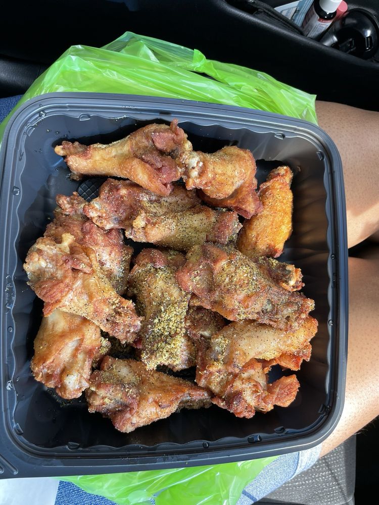 MAD WINGZ - Updated December 2025 - 18 Photos & 28 Reviews - 4101 S ...