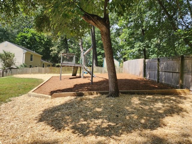 JASON LAWN & LANDSCAPING - Updated May 2026 - 17 Photos - 3831 Maple ...