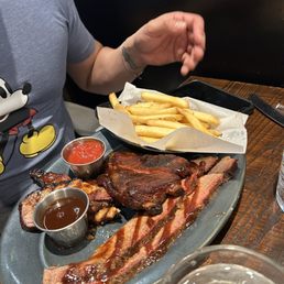 Q39 MIDTOWN - Updated September 2024 - 4715 Photos & 6078 Reviews - 1000 W 39th St, Kansas City ...