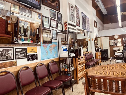 DOWNTOWN BARBER SHOP - Updated July 2024 - 48 Photos & 67 Reviews - 216 ...