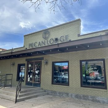 PECAN LODGE - Updated May 2024 - 6740 Photos & 6545 Reviews - 2702 Main ...