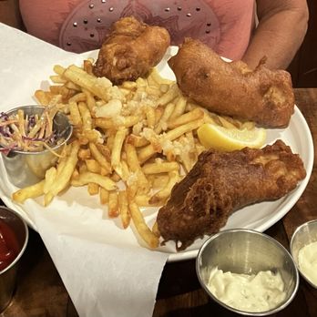 LEFT COAST SEAFOOD & MARKETPLACE - Updated December 2024 - 115 Photos ...