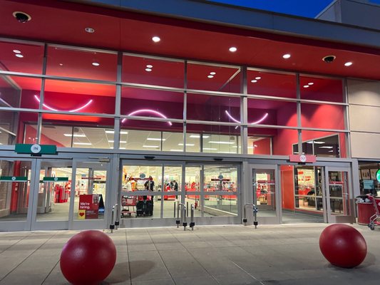 TARGET - Updated September 2025 - 27 Photos & 101 Reviews - 1555 N ...