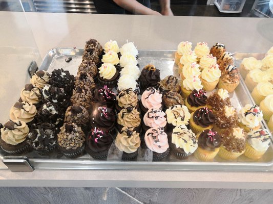 SWEETLY BAKED - 33 Photos & 51 Reviews - 680 Hawthorne Ave SE, Salem ...