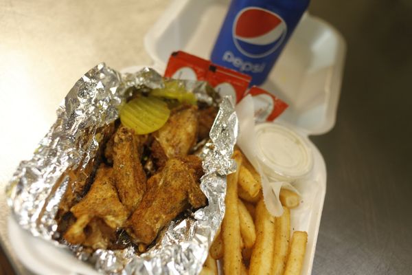 WINGS WORLD - 32 Photos & 26 Reviews - Chicken Wings - 2310 Martin ...