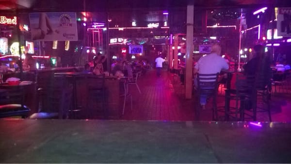 RED DOG SALOON - Updated October 2025 - 12 Photos & 20 Reviews - 6417 ...
