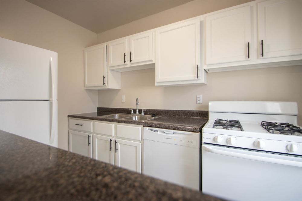 COLONIAL RIDGE APARTMENTS - Updated December 2025 - 34 Photos - 2928 ...