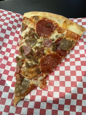 THE BIG SLICE - SPRINGFIELDS - Updated December 2025 - 15 Photos & 23 ...