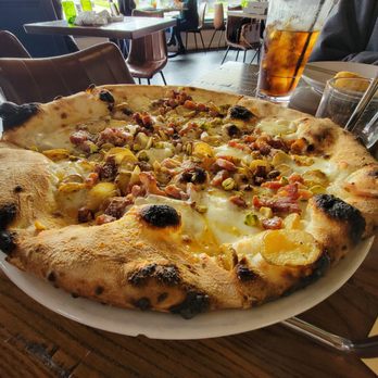 ROCCA PIZZERIA - Updated July 2025 - 561 Photos & 369 Reviews - 3897 ...