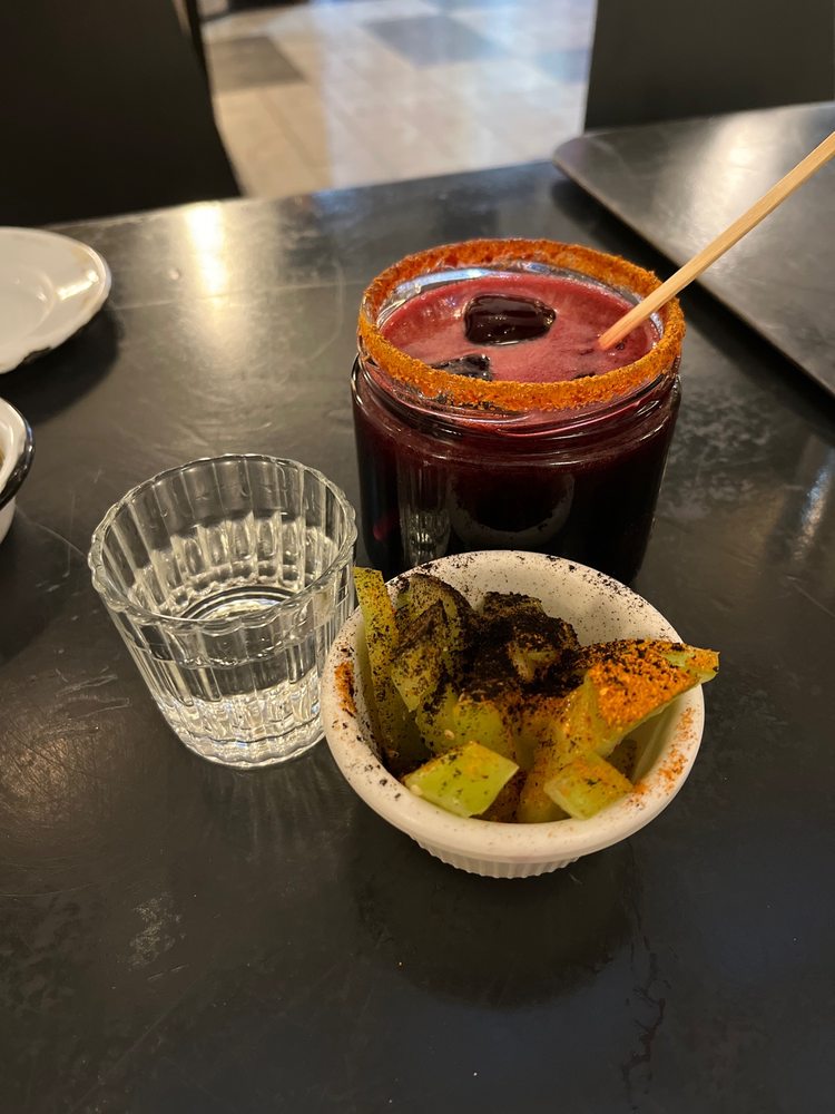 MUNDANA - Updated December 2025 - 30 Photos & 11 Reviews - Calle Dr ...