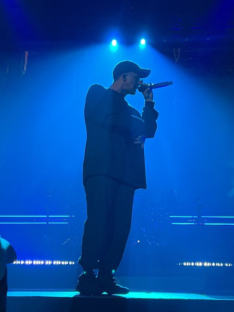 SIMMONS BANK ARENA - Updated October 2025 - 19 Photos & 20 Reviews - 1 ...