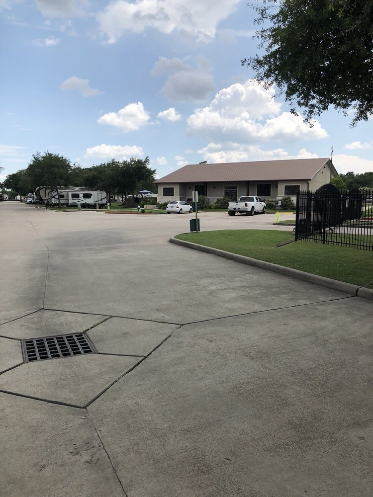 ADVANCED RV PARK - CLOSED - Updated 05/2025 - 2850 S Sam Houston Pkwy E ...