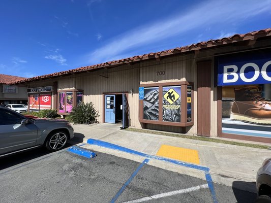 BOOT WORLD - Updated October 2025 - 46 Photos & 95 Reviews - 700 N ...