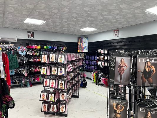 LE ROUGE BOUTIQUE - Updated December 2025 - 66 Photos & 92 Reviews ...