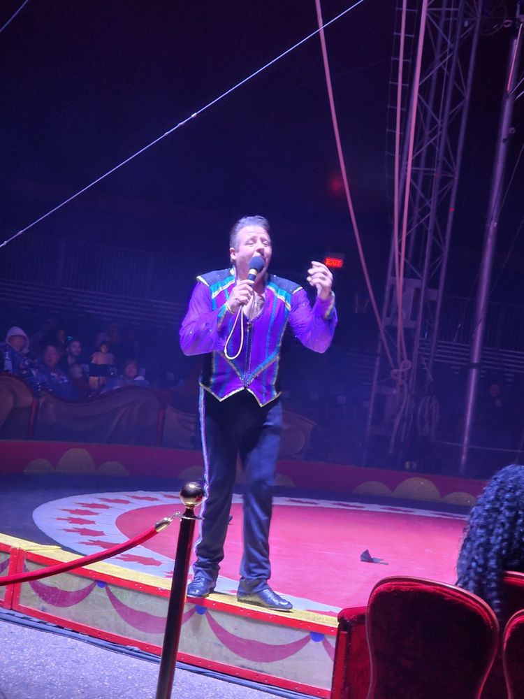 ROYAL CANADIAN CIRCUS - Updated October 2025 - 24 Photos & 19 Reviews ...