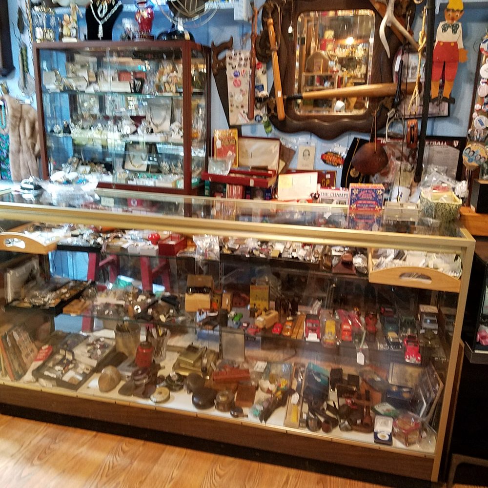 CATHY’S CORNER - Updated July 2025 - 36 E Franklin St, Nashville ...