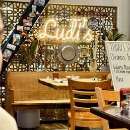 LUDI’S RESTAURANT & LOUNGE - Updated January 2026 - 1752 Photos & 705 ...