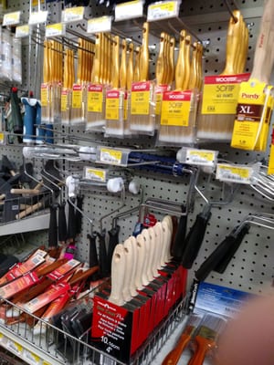 NEWTOWN HARDWARE HOUSE - Updated December 2025 - 11 Photos & 19 Reviews ...