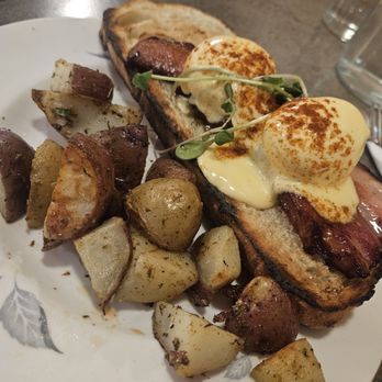 MAVEN - Updated December 2025 - 206 Photos & 124 Reviews - 1006 17 Ave ...